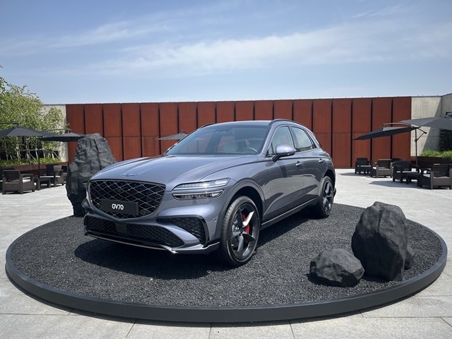 "G90 옵션이 GV70에"…럭셔리 강화하는 제네시스