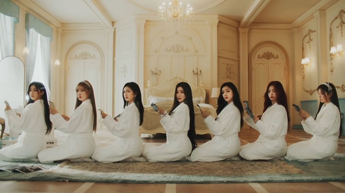 [테이스팅K팝] 베이비몬스터, 카리스마 벗어도 못 속이는 YG DNA