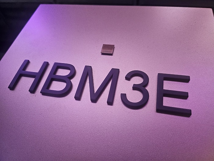 [단독] SK하이닉스, HBM3E 16단에 한미반도체 TC본더 적용 [CES 2025]