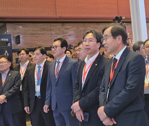 '보안 전문가' 8000명 한자리에...ISEC 2025 개막